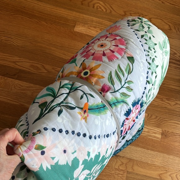 Anthropologie | Bedding | Anthropologie Theodora Posy Handcrafted Quilt ...